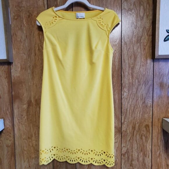 Donna Morgan | Dresses | Donna Morgan Yellow Cutout Sheath Dress Size ...